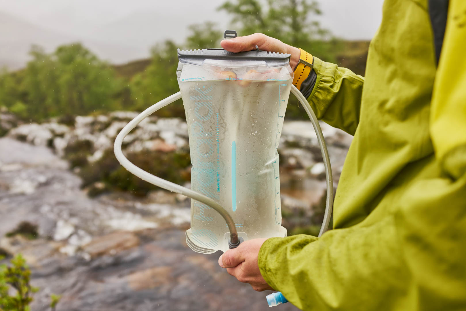 HydraPak Shape-Shift 2L Water Bladder | Review